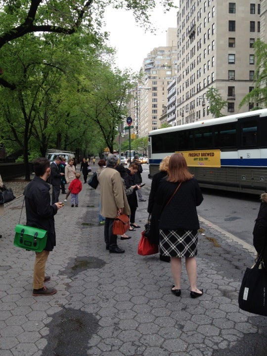 M1 Bus Stop 84th And 5th, New York, NY, Bus Lines - MapQuest