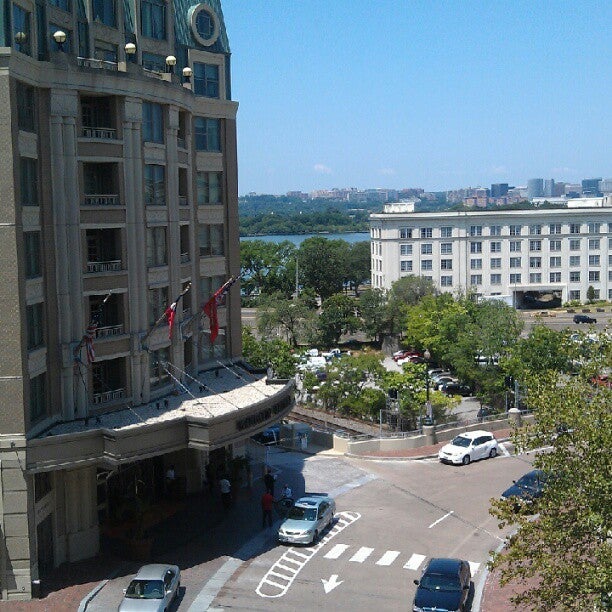 Colpark Loc 43, 1000 Maine Ave SW, Washington, DC, Parking Garages ...