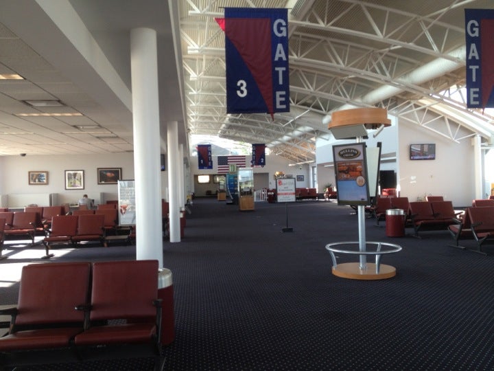 Central Wisconsin Airport (CWA), 200 Cwa Dr # 201, Mosinee, WI ...