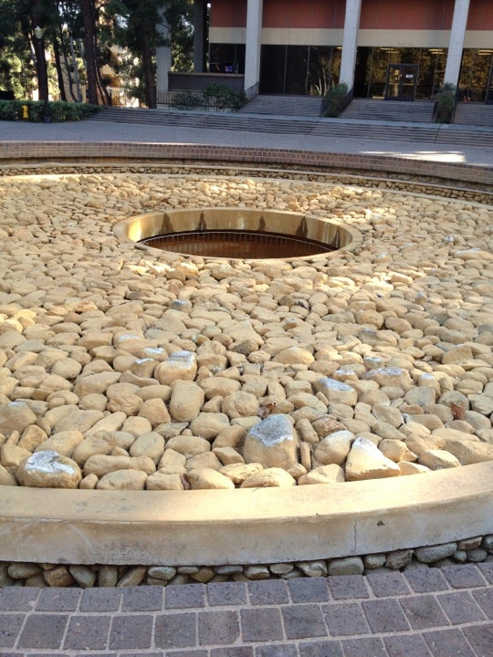 UCLA Inverted Fountain, Charles E Young Dr E, Los Angeles, CA ...