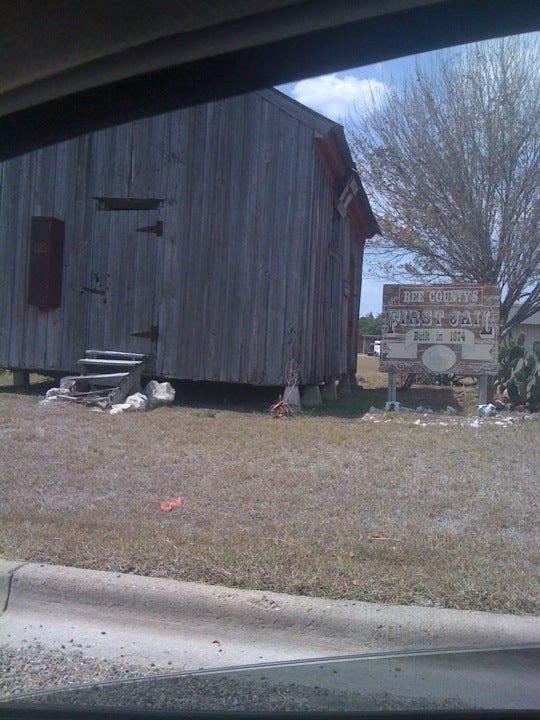 Bee County Sheriff's Office, 407 S Hillside Dr, Beeville, TX ...