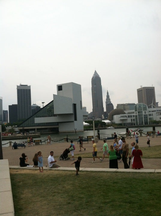 Voinovich Bicentennial Park, East 9th Street Pier, Cleveland, OH, Parks ...