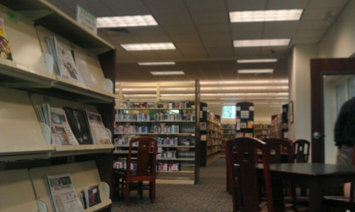 Toledo Lucas County Public Library - Maumee, 501 River Rd, Maumee, OH ...