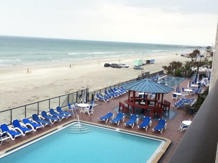 Bluegreen Dolphin Beach Club, 3355 S Atlantic Ave, Daytona Beach, FL ...