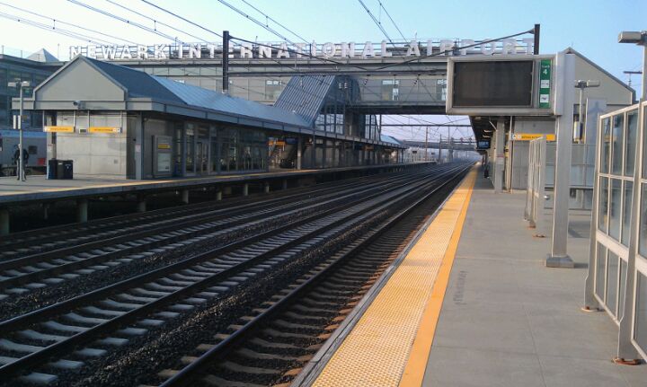 Newark Liberty International Airport (EWR), 10 Toler Pl, Newark, NJ ...