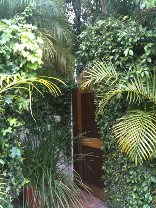 O.J. Simpson Murder Scene, 875 S Bundy Dr, Los Angeles, CA - MapQuest