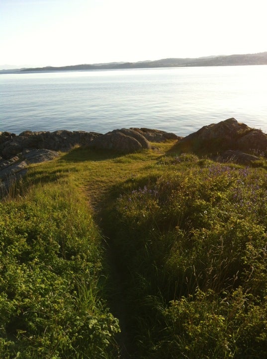 Saxe Point Park, 340 Fraser St, Esquimalt, BC V9A, CA - MapQuest