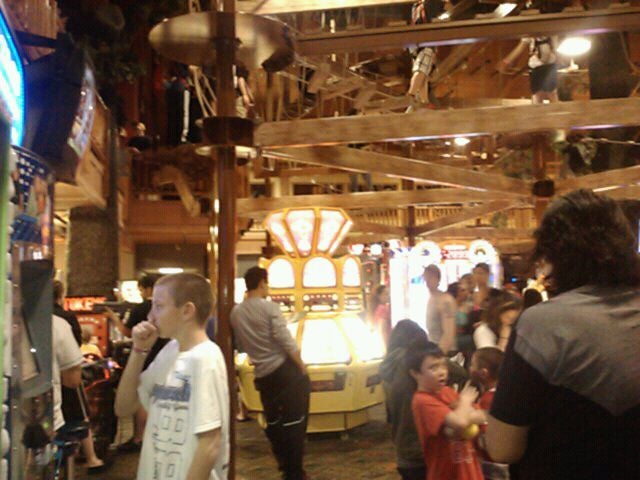 Northern Lights Arcade, 511 E Adams St, Lake Delton, Village of, WI ...