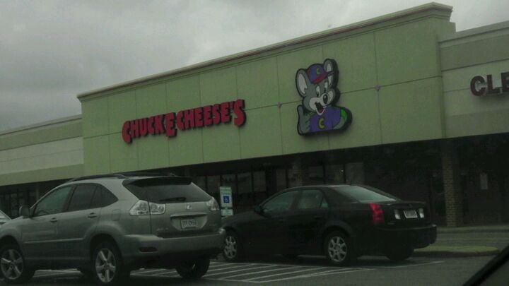 Chuck E Cheese 9030 Broad St Richmond Va Foods Carry Out Pizza