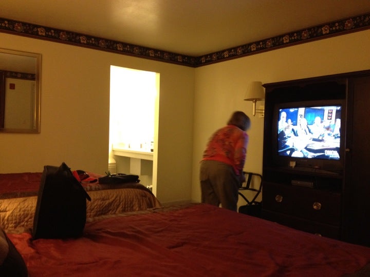 Bayside, WI Map & Directions - MapQuest