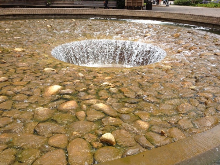 UCLA Inverted Fountain, Charles E Young Dr E, Los Angeles, CA ...