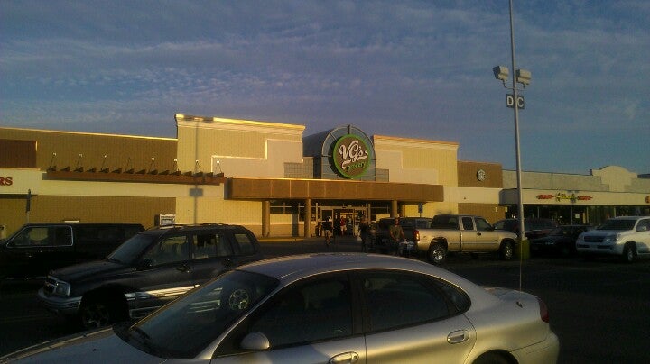 VG's Grocery, 18005 Silver Pkwy, Fenton, MI, Pharmacies - MapQuest